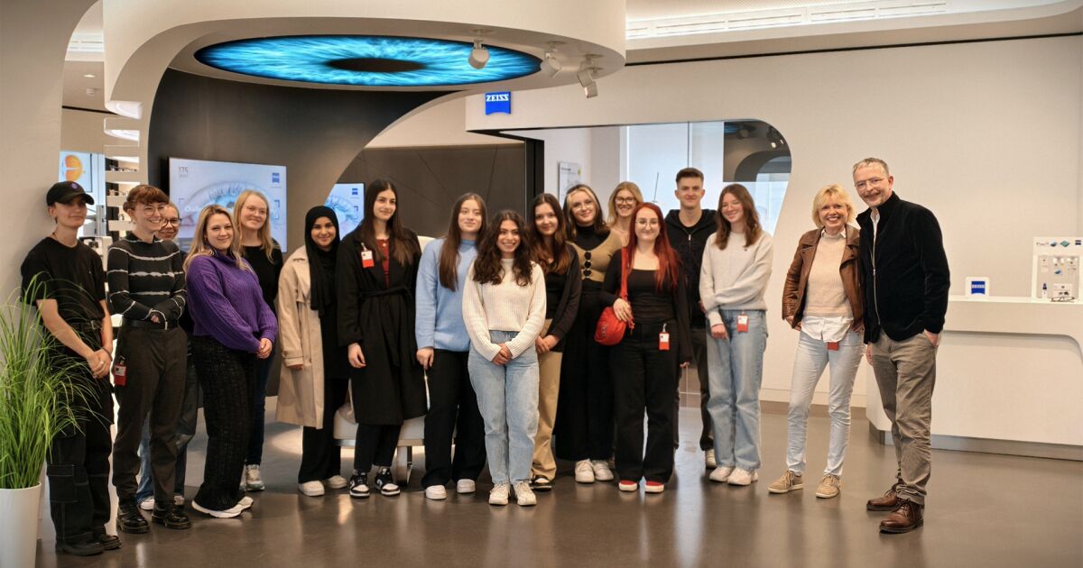 Studierende der Hochschule Aalen besuchen Zeiss